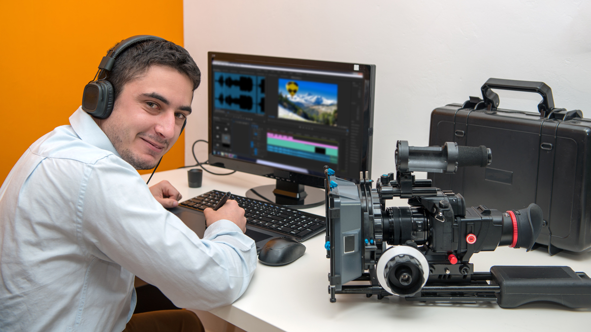 How to Pick a Monitor for Video and Photo Editing? - Nerdynaut