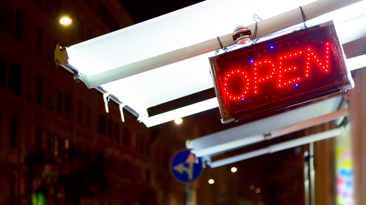Why Digital Signs Are an Essential Business Tool - Nerdynaut