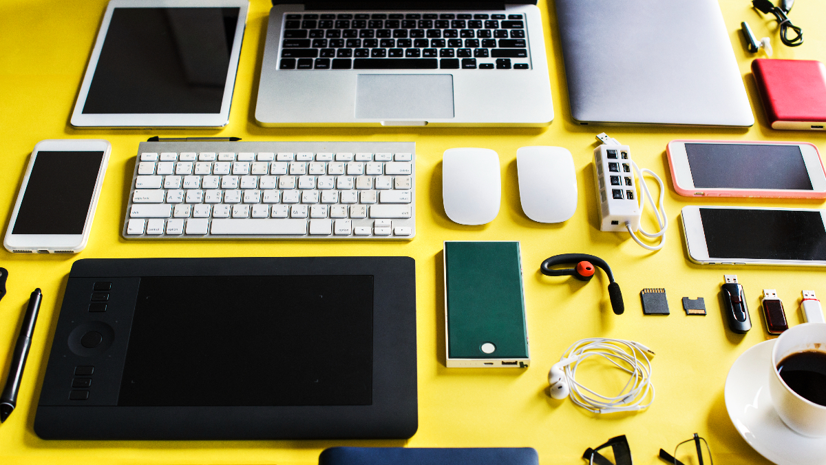 Moving Tech Items to a Long-Distance: Your Safety Guide - Nerdynaut