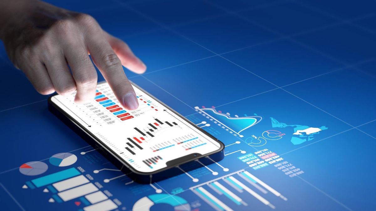Beginner's Guide to Trading: 4 Essential Tips and Strategies - Nerdynaut