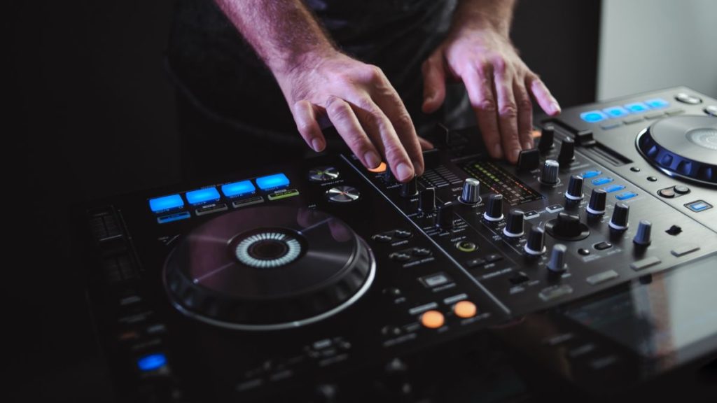 How To Start DJing: A Beginners Guide - Nerdynaut
